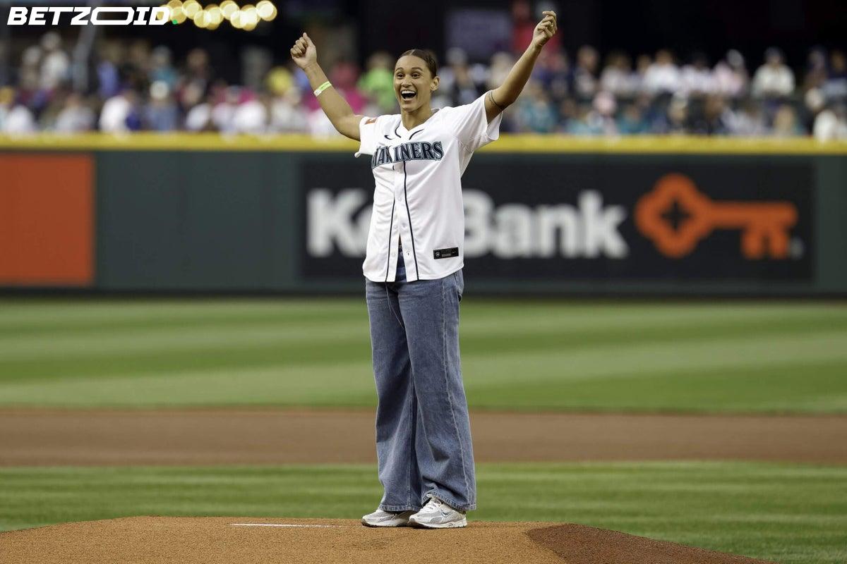 USWNT Star Lynn Biyendolo Announces Pregnancy, Team Expands Support